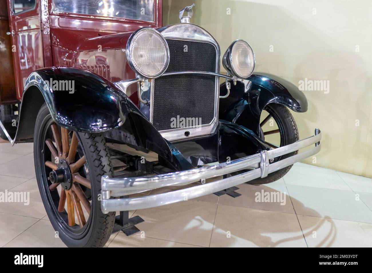 Classic Antique Car Front End Stock Photo - Alamy