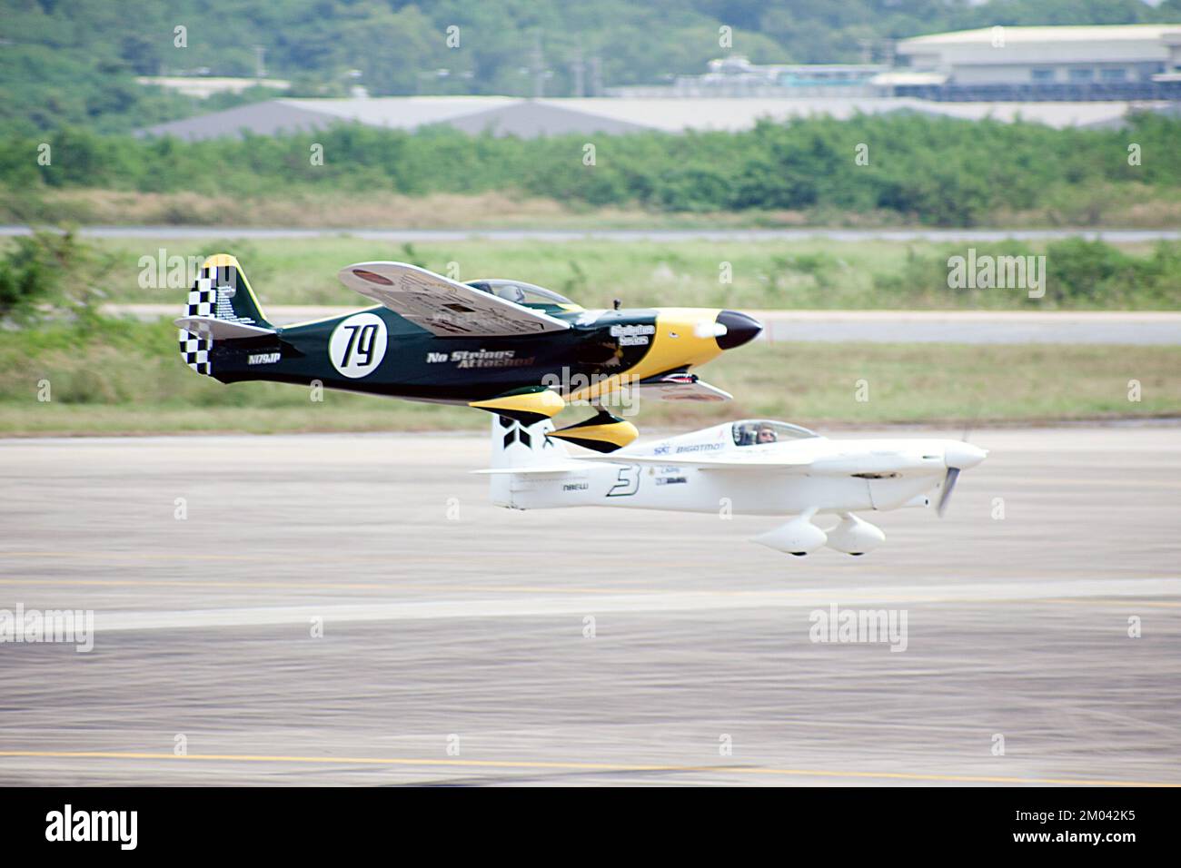 Justin Phillipson in his Aircraft ( Shoestring model ) from USA is ...