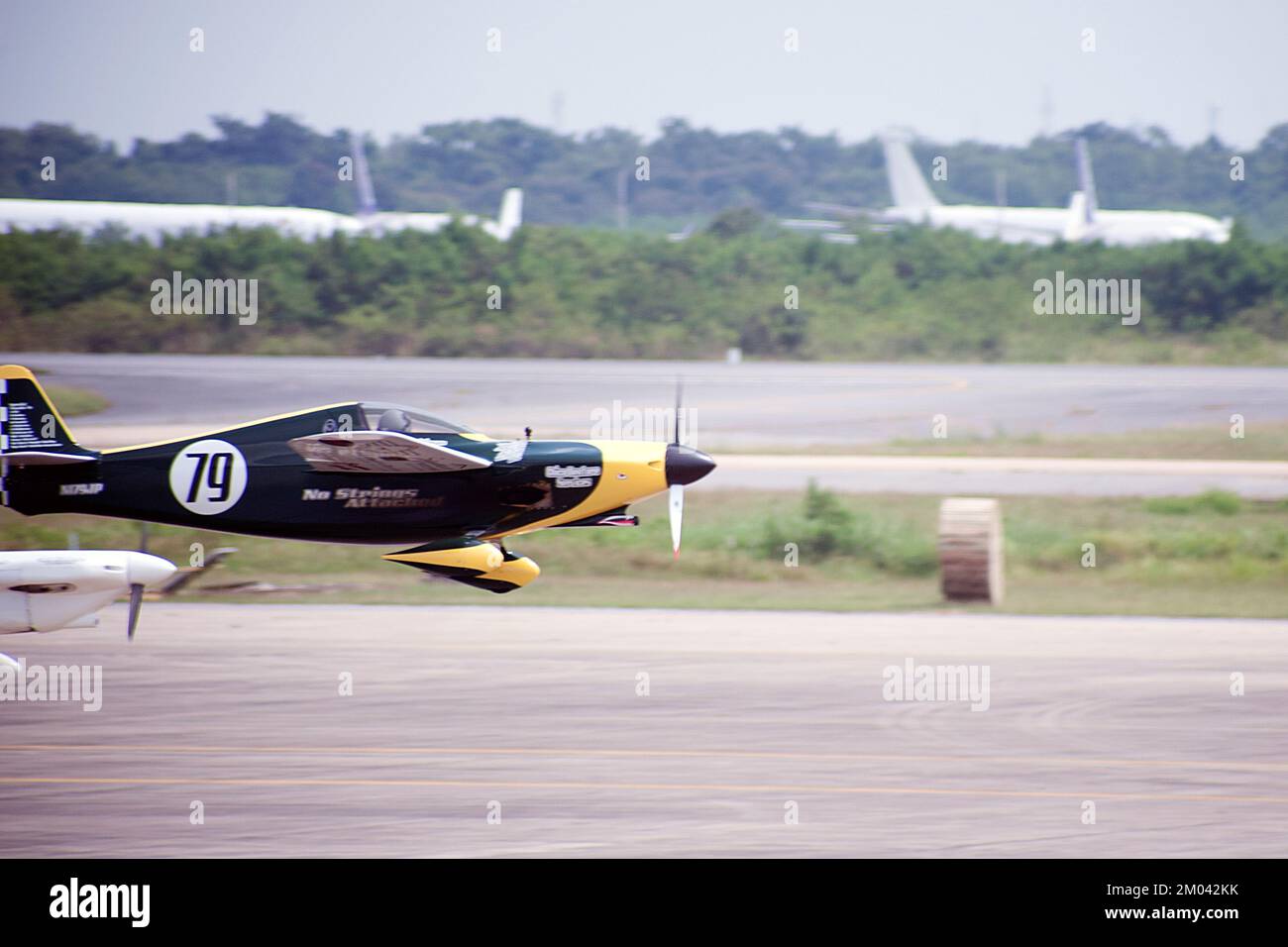 Justin Phillipson in his Aircraft ( Shoestring model ) from USA is ...