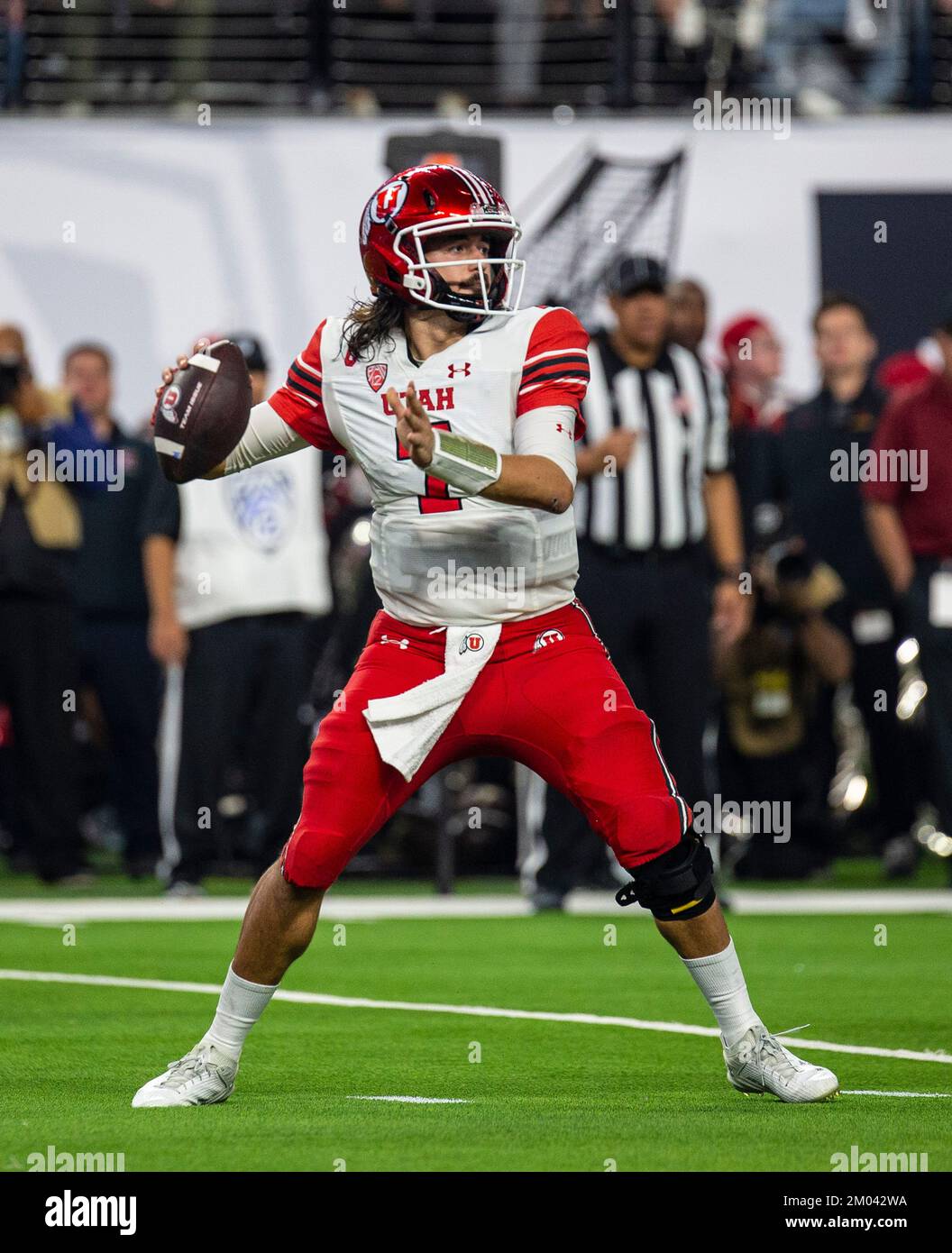 December 02 2022 Las Vegas, NV U.S.A. Utah Utes quarterback Cameron ...