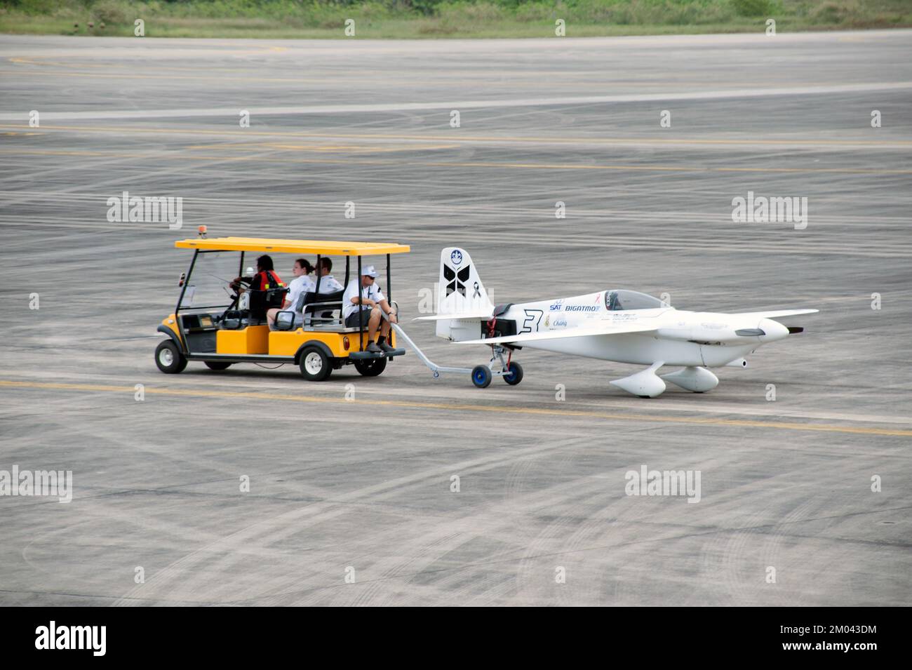 Matt hall racing plane hi-res stock photography and images - Alamy