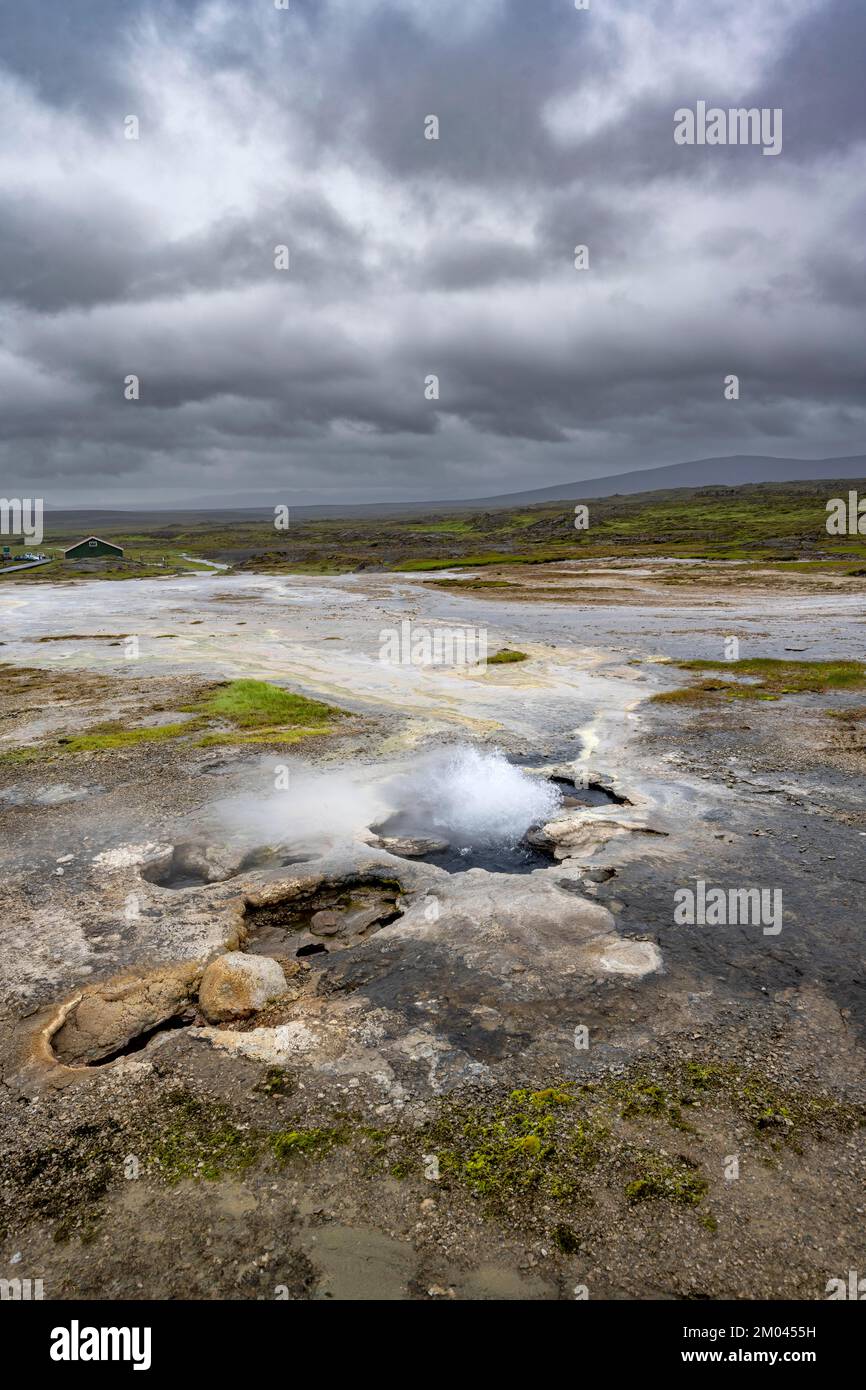 Steaming hot spring, Hveravellir geothermal area, Icelandic Highlands ...