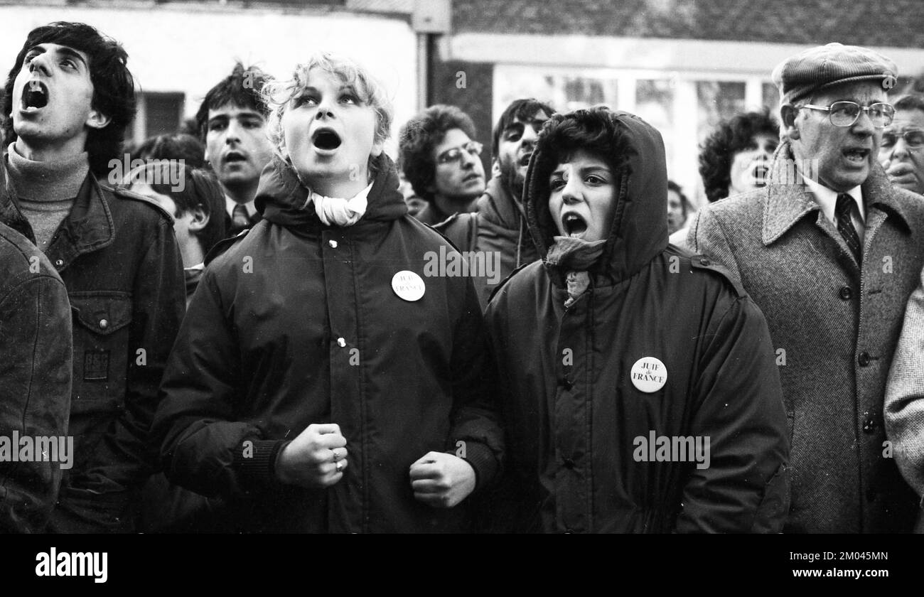 French Jews and German Nazi victims demonstrated for a conviction of ...
