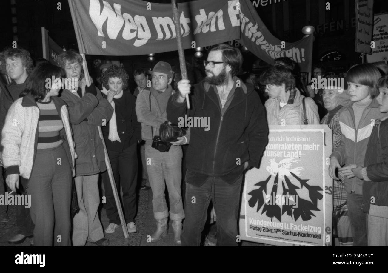 Thousands of mainly young people demonstrated for disarmament in East ...