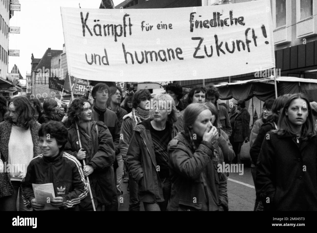 Thousands of mainly young people demonstrated for disarmament in East ...