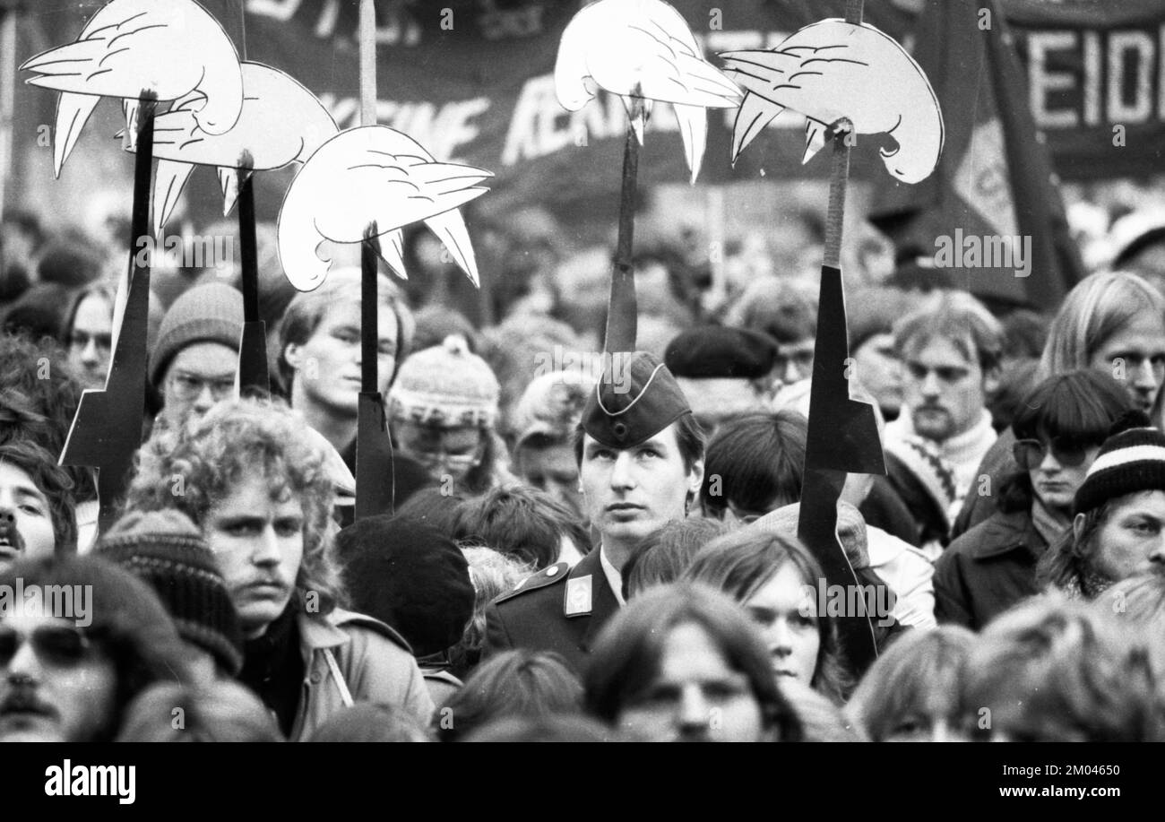 About 8, 000 young people, students and schoolchildren demonstrated ...