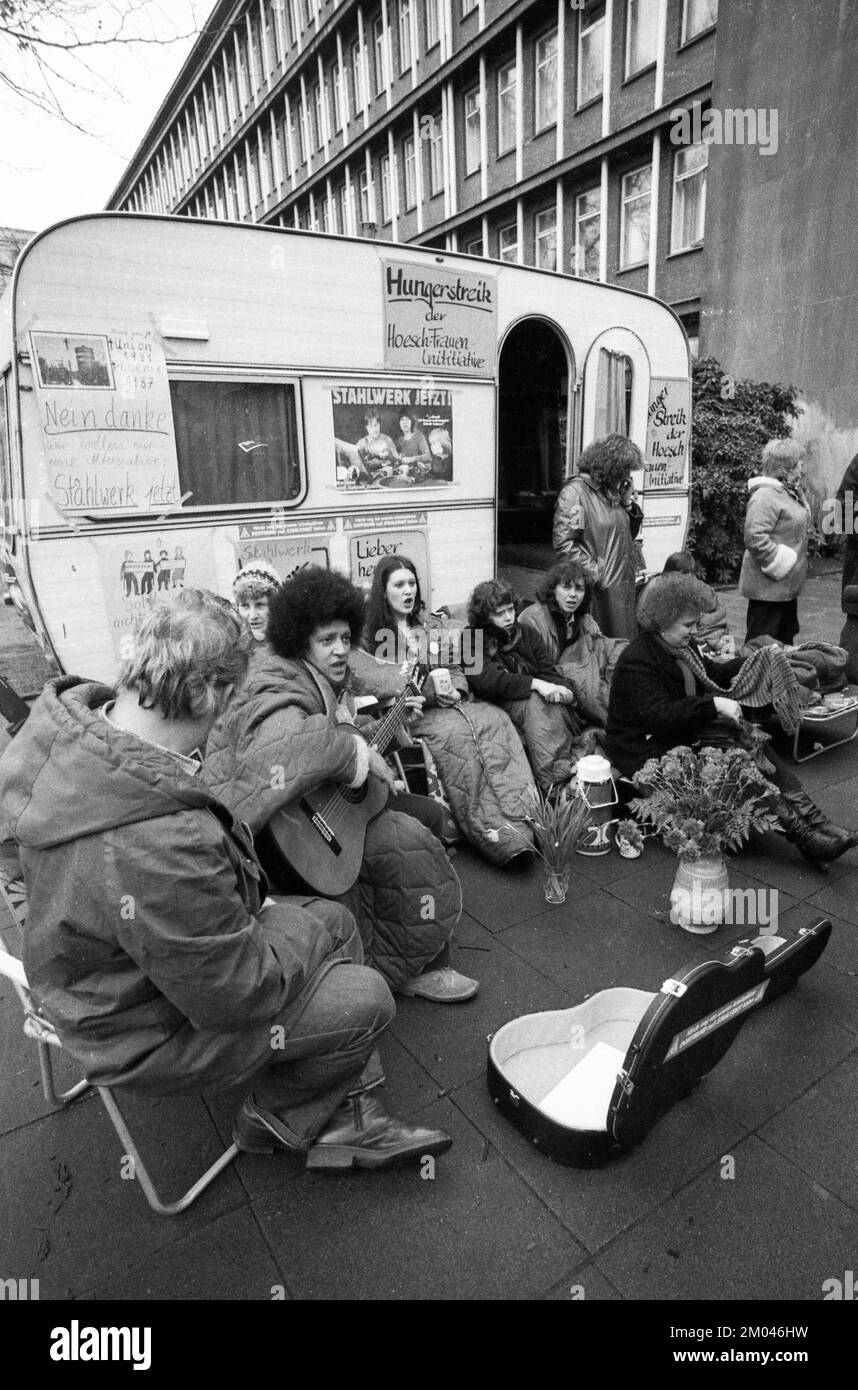 Female steelworkers hi-res stock photography and images - Alamy