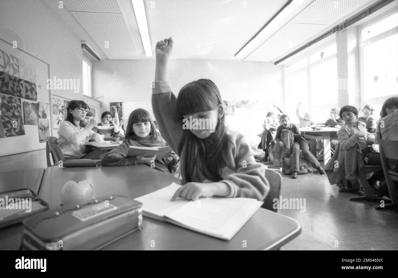 Migrant proportion hi-res stock photography and images - Alamy