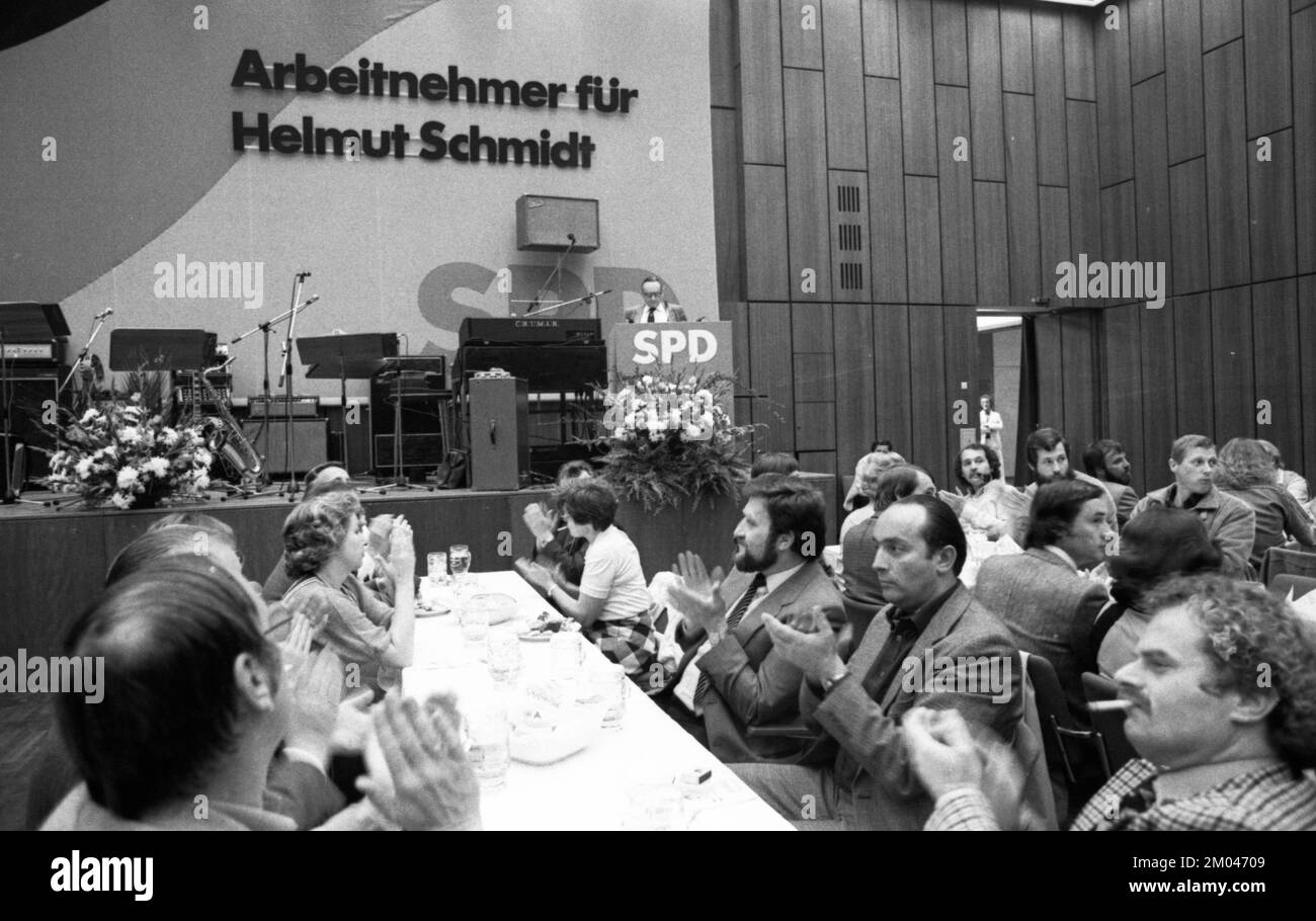 Ordinary people 1980 Black and White Stock Photos & Images - Alamy