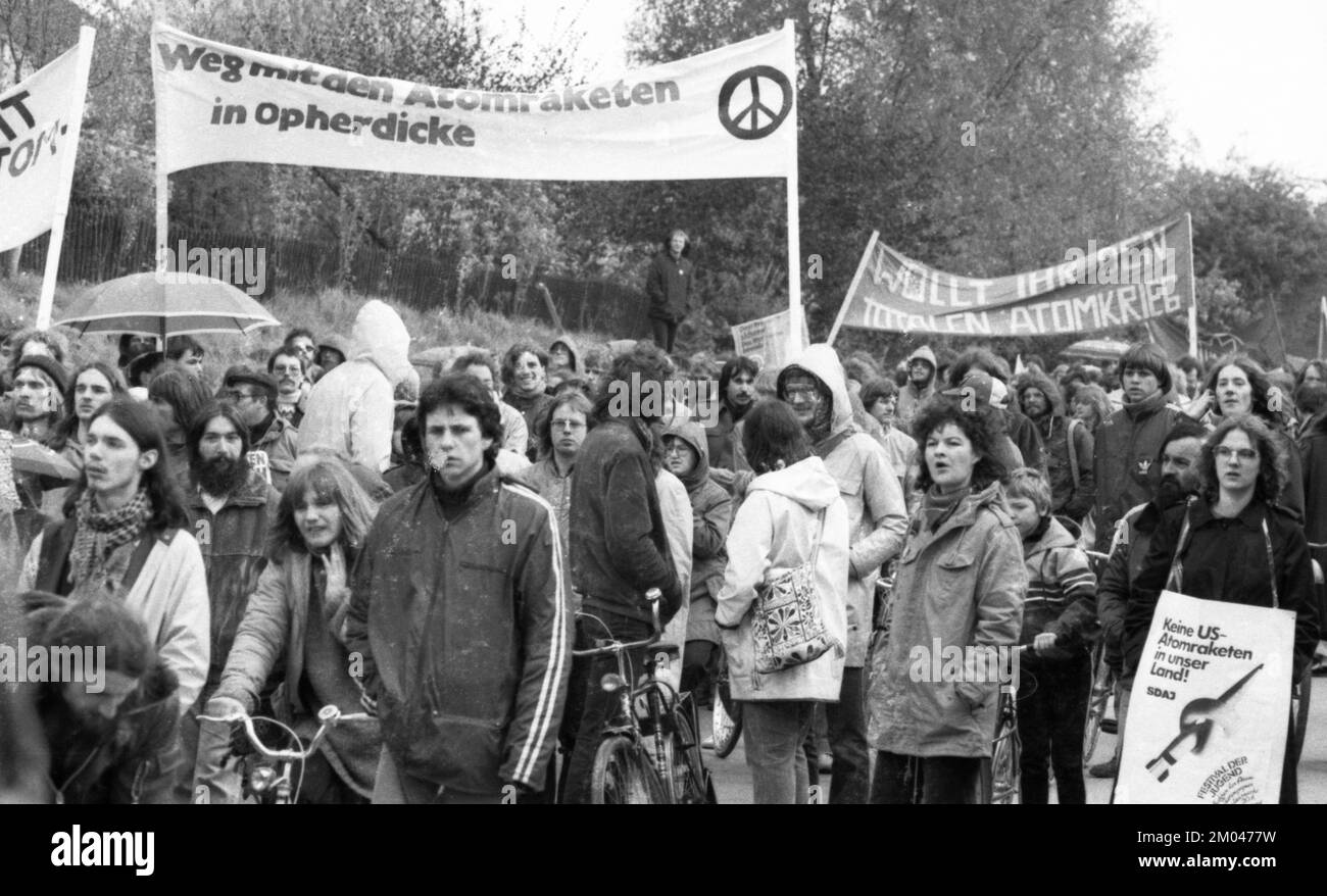 Easter action of the peace movement against nuclear missiles in the ...