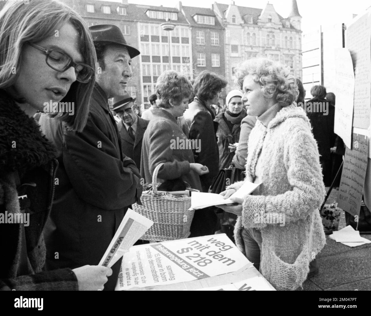 15 february 1975 hi-res stock photography and images - Alamy