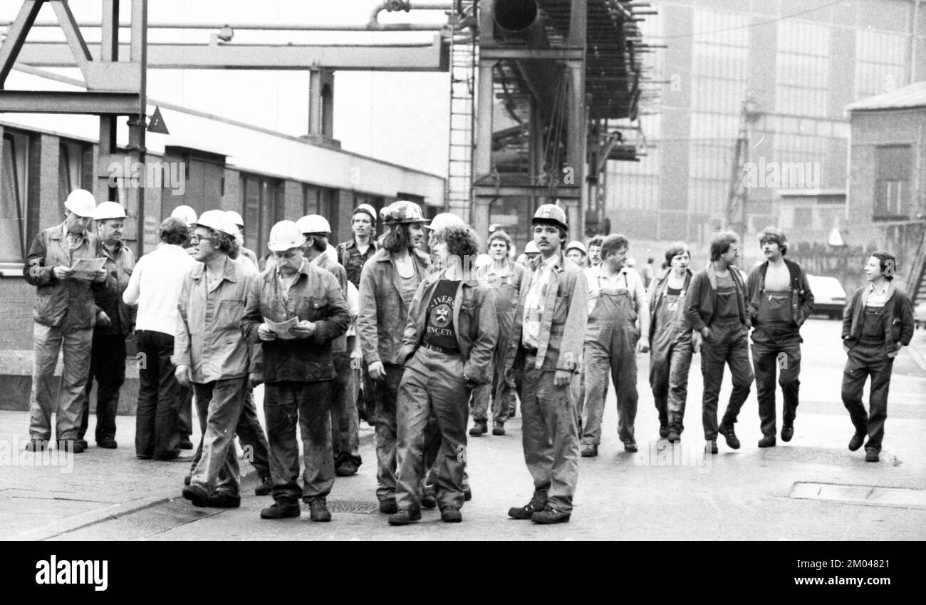 Warning strike at Thyssen by IG Metall to preserve co-determination on ...