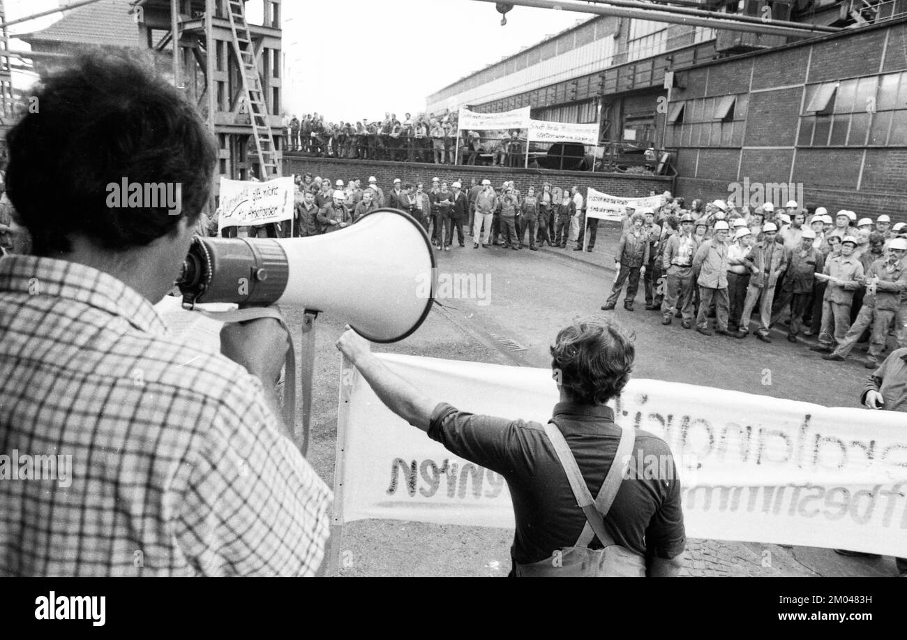 Warning strike at Thyssen by IG Metall to preserve co-determination on ...