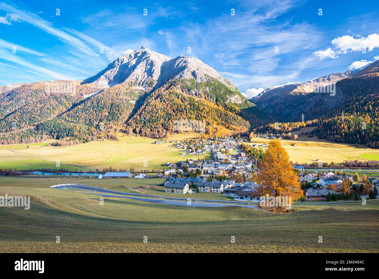 Scenic autumn image of Engadin Valley in the Swiss Alps with the ...