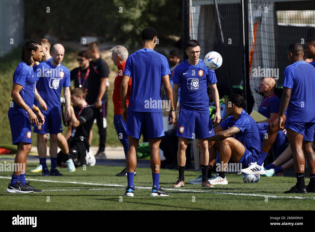 Doha, Qatar. 04th Dec, 2022. DOHA - (lr) Nathan Ake, Davy Klaassen ...