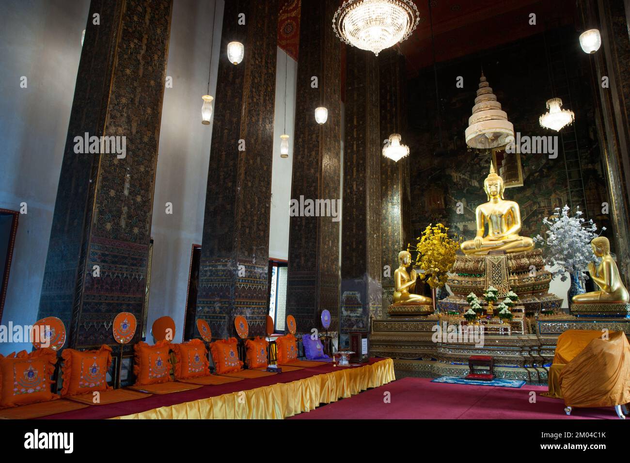 Phraputtumwicheshatthada the golden ancient sitting Buddha in church ...