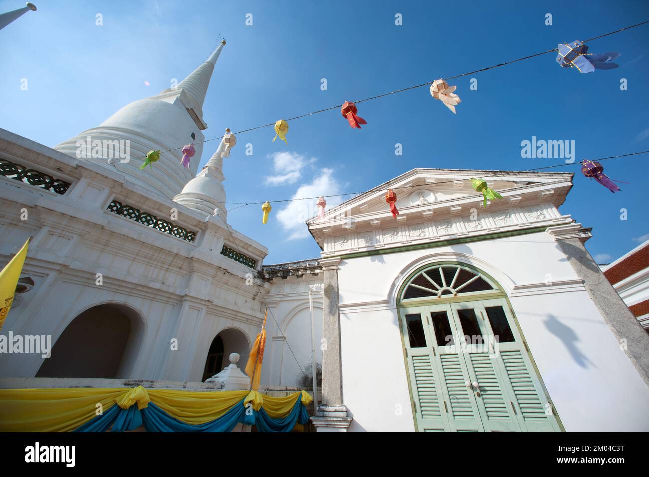 Phra Borom-mathat Maha Chedi ( The Principal Pagoda ) in Wat ...