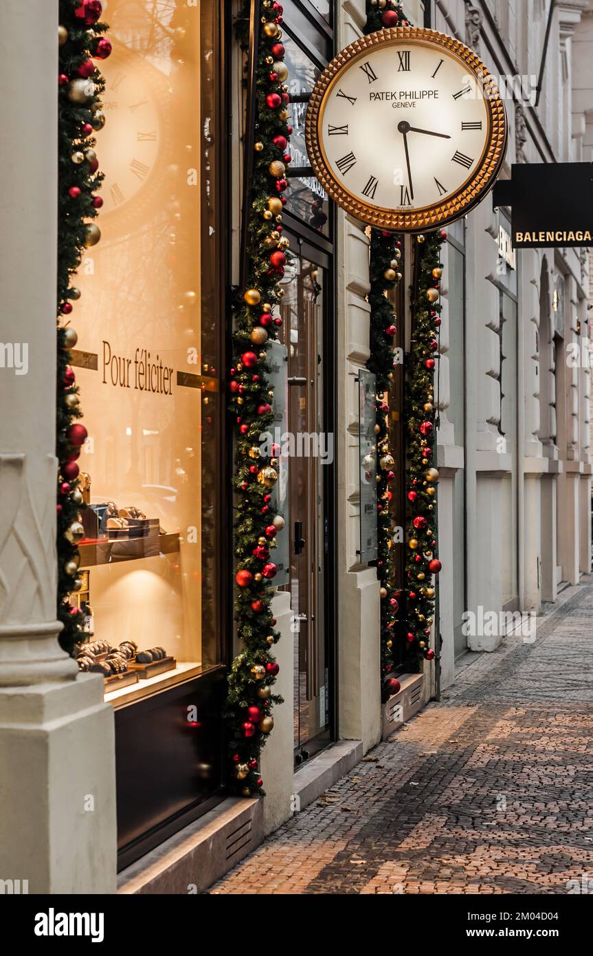 Vintage shop clock hi-res stock photography and images - Alamy