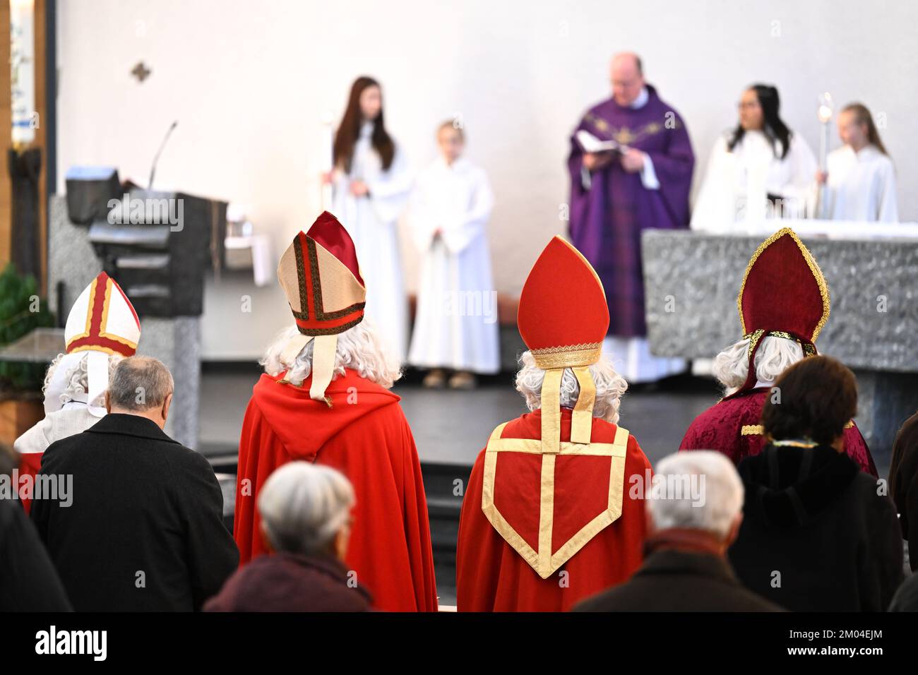 Friedrichshafen, Germany. 04th Dec, 2022. Members of the St. Nicholas ...