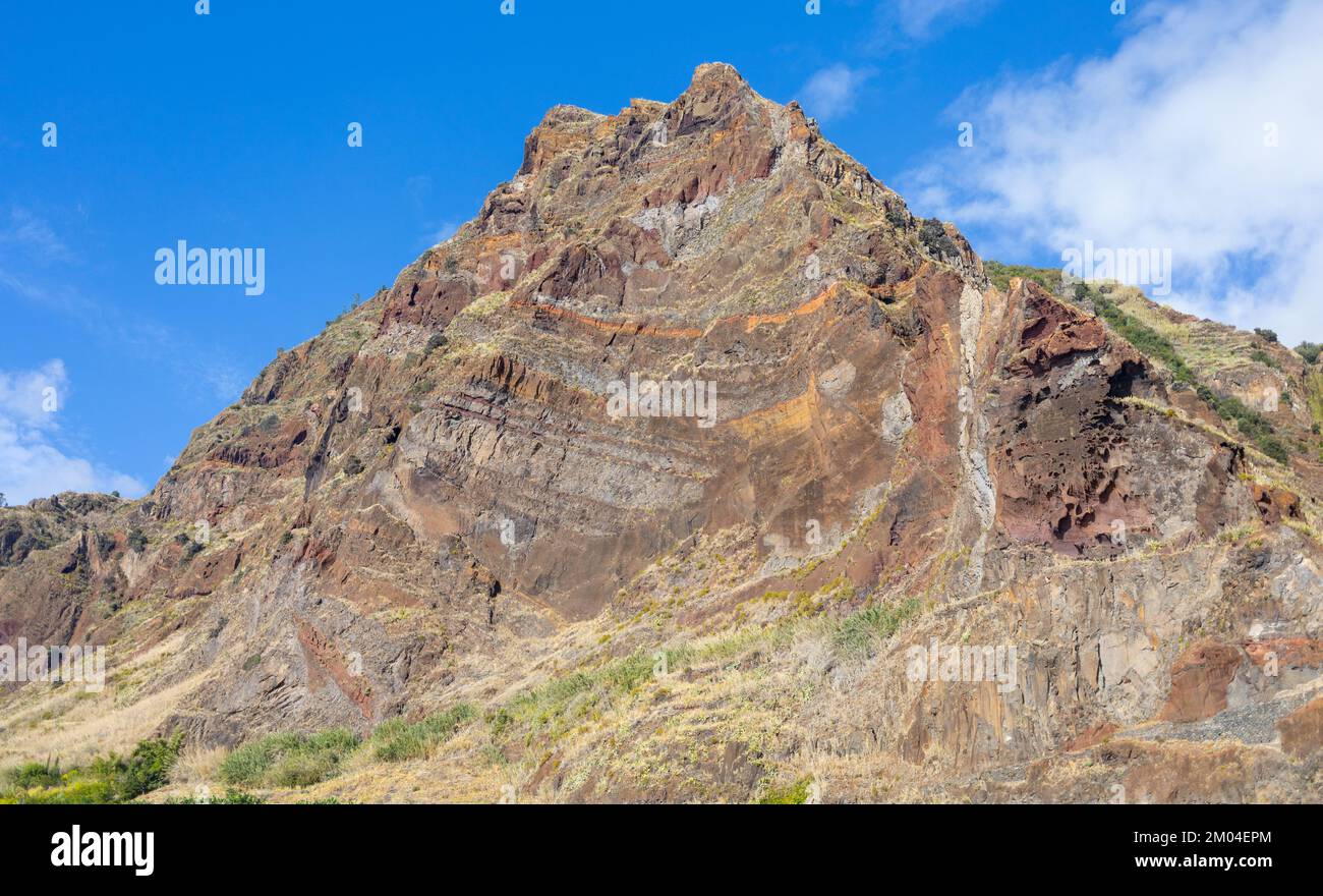 Rock cut mountains hi-res stock photography and images - Alamy