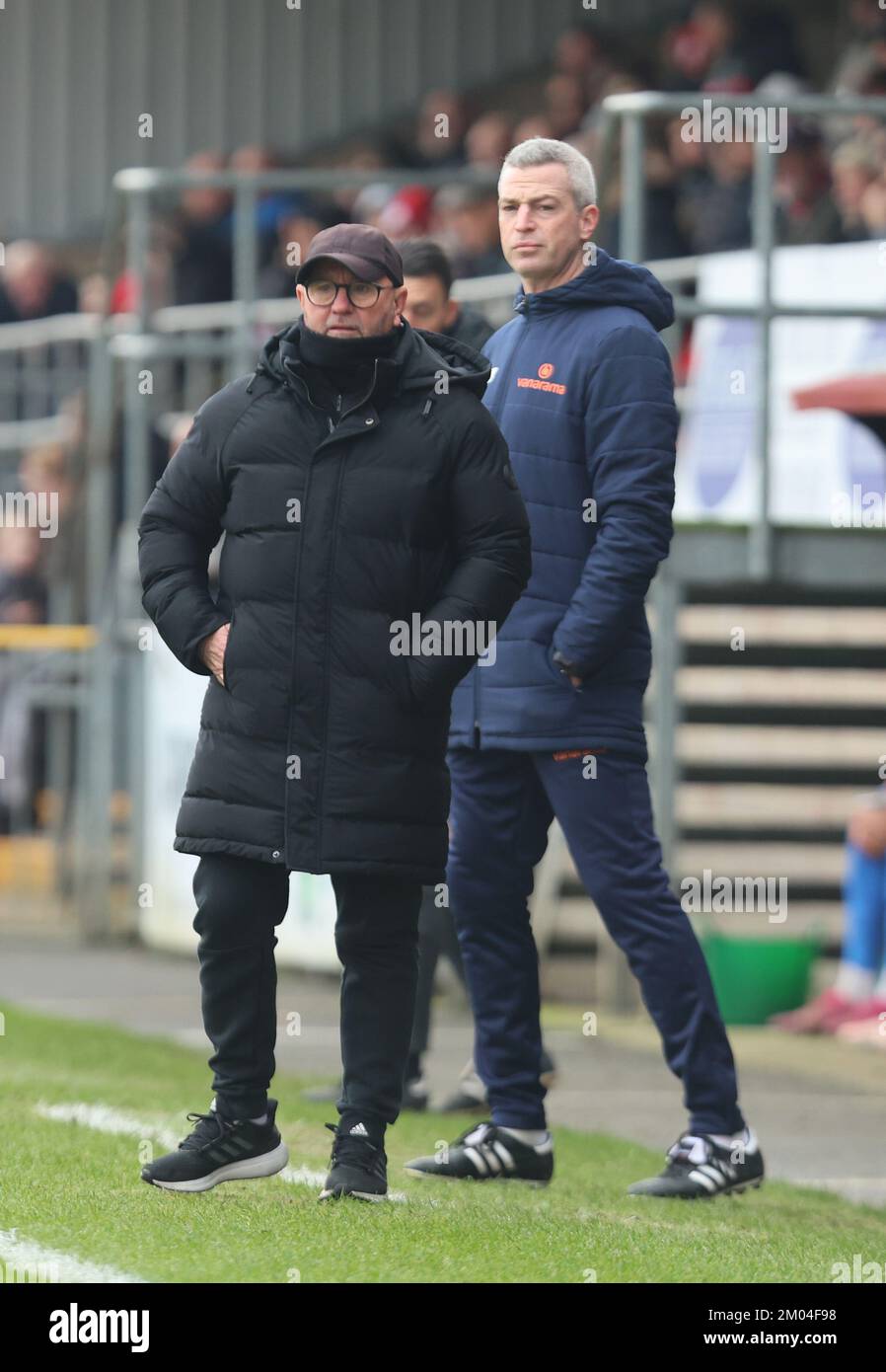 DAGENHAM ENGLAND - DECEMBER 03 : L-R Kevin Nicholson manager of Torquay ...