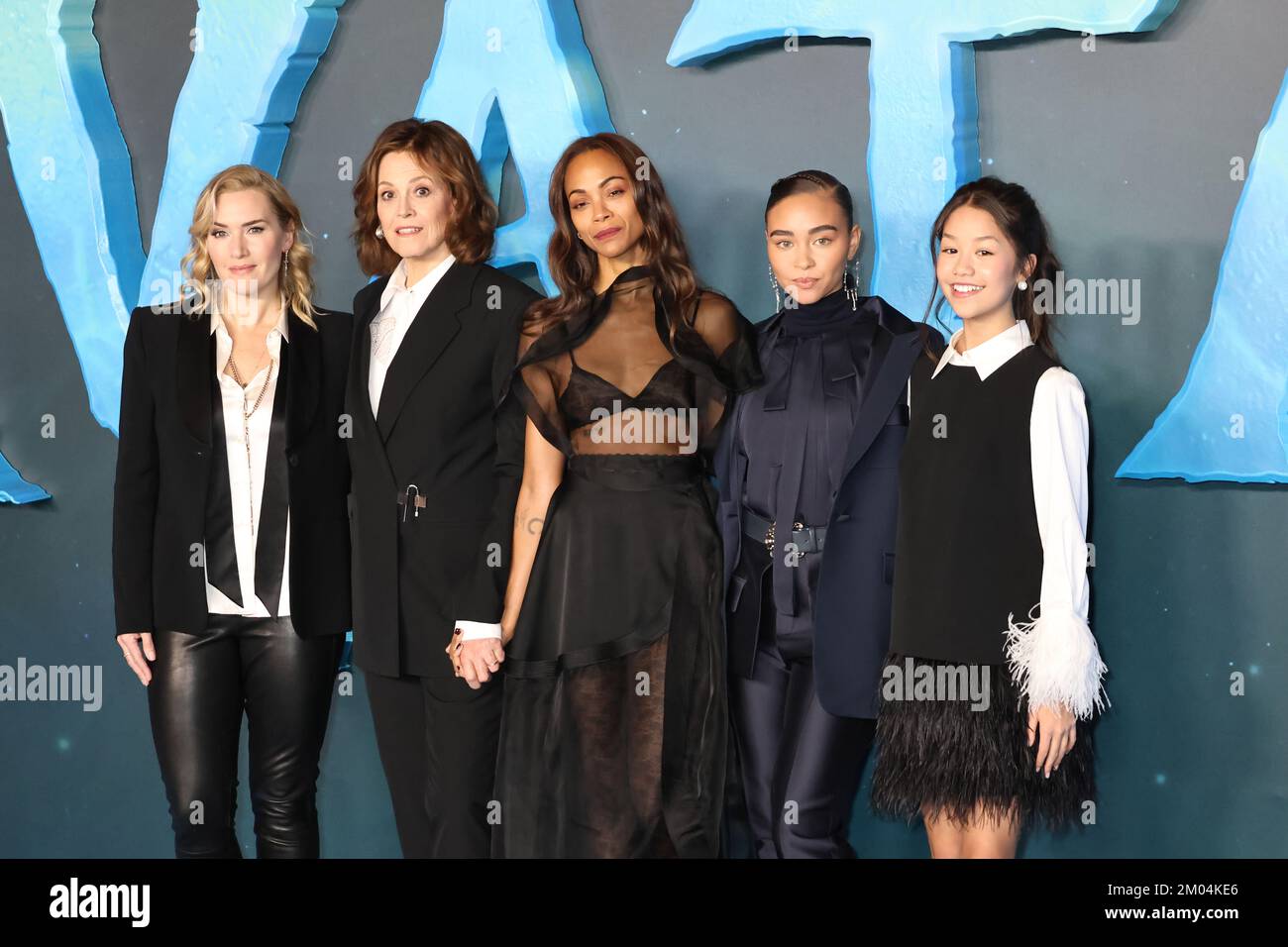 Kate Winslet, Sigourney Weaver, Zoe Saldana, Bailey Bass and Trinity ...