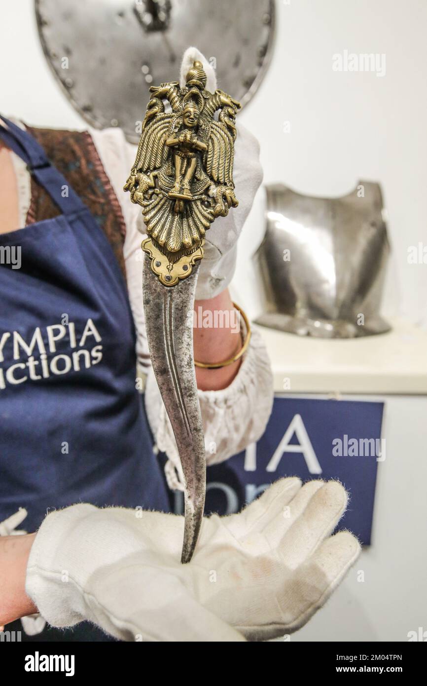 London UK 4 December 2022 A fine South Indian Dagger (Bichwa) 17th /18 ...