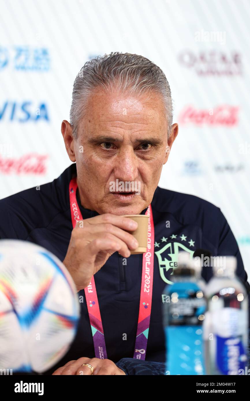 Brazilian national team coach hi-res stock photography and images - Alamy