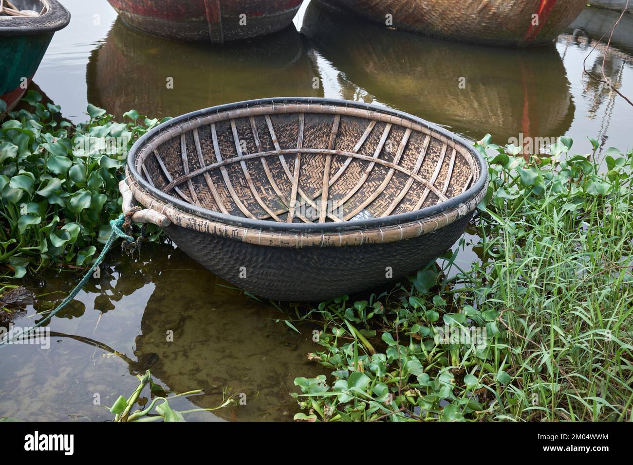 Coracles basket boat hi-res stock photography and images - Alamy