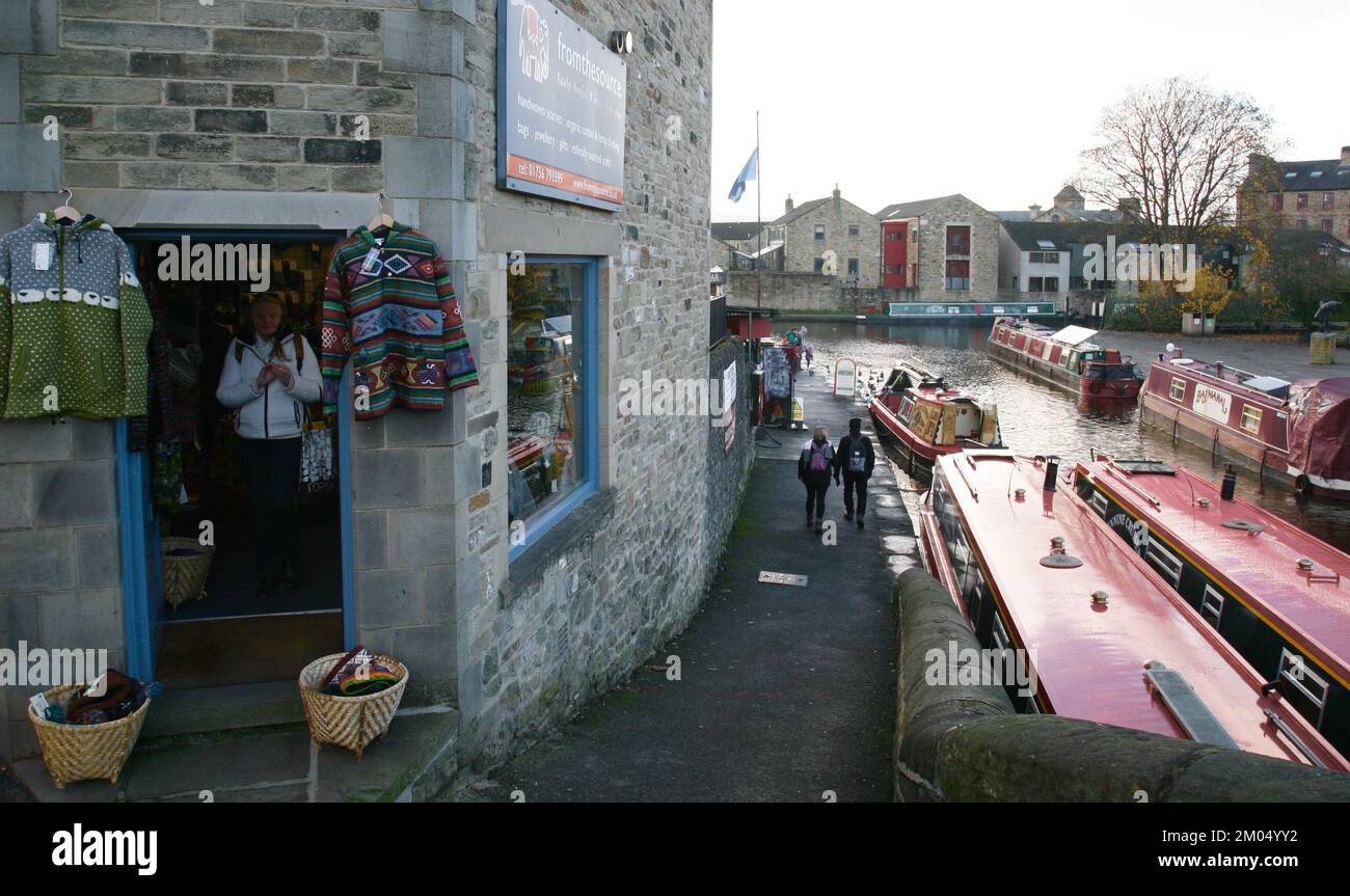 A view of the narrow boats in the centre of Skipton, North Yorkshire ...