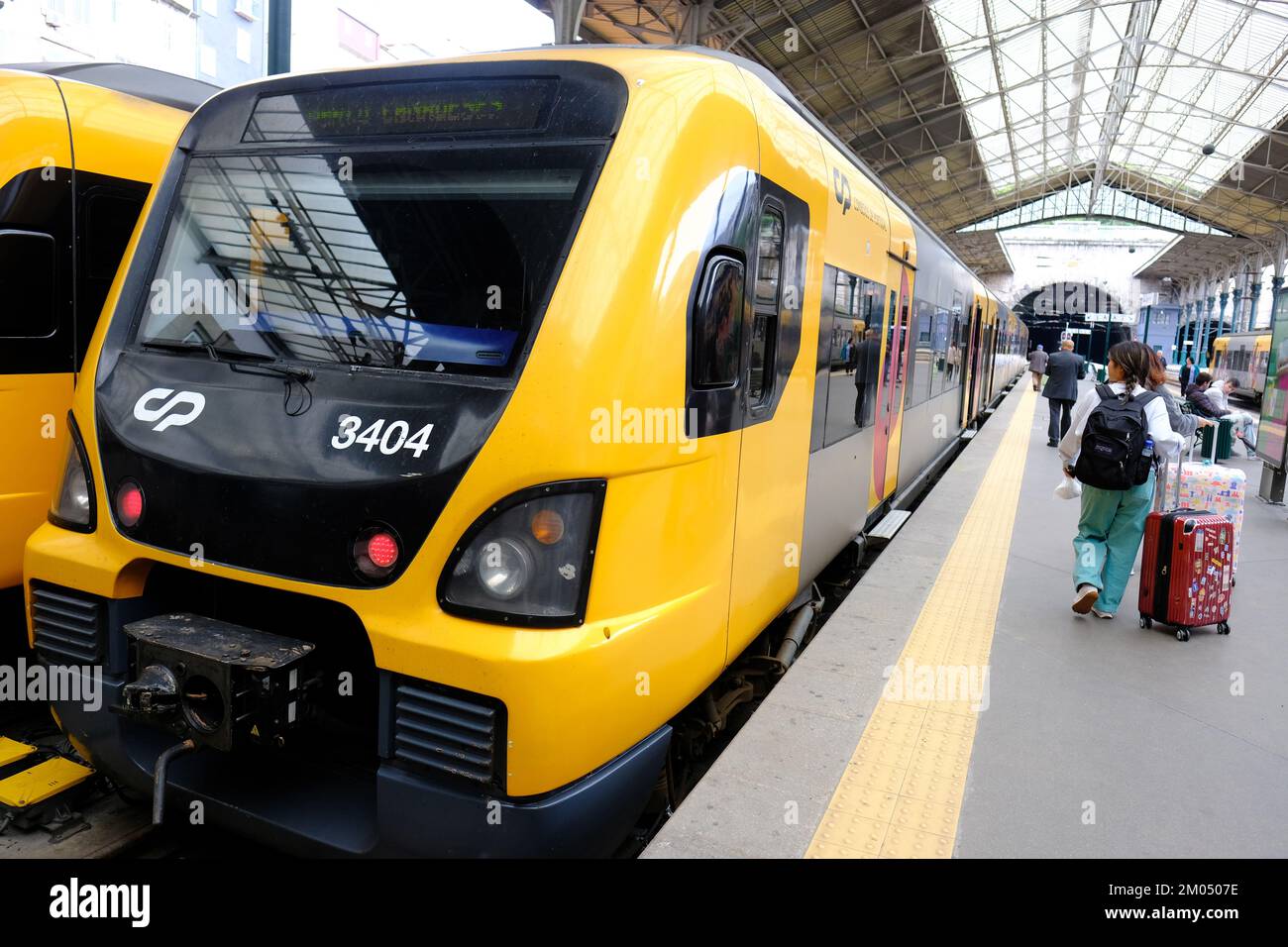 Porto Portugal - Trains and passengers at the São Bento train station ...