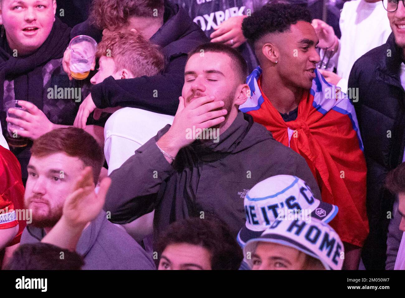 England football fans watch the World Cup match between England and USA ...