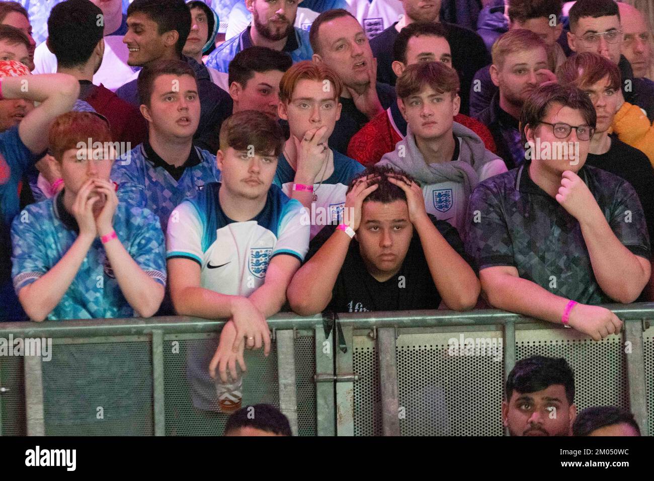 England football fans watch the World Cup match between England and USA ...