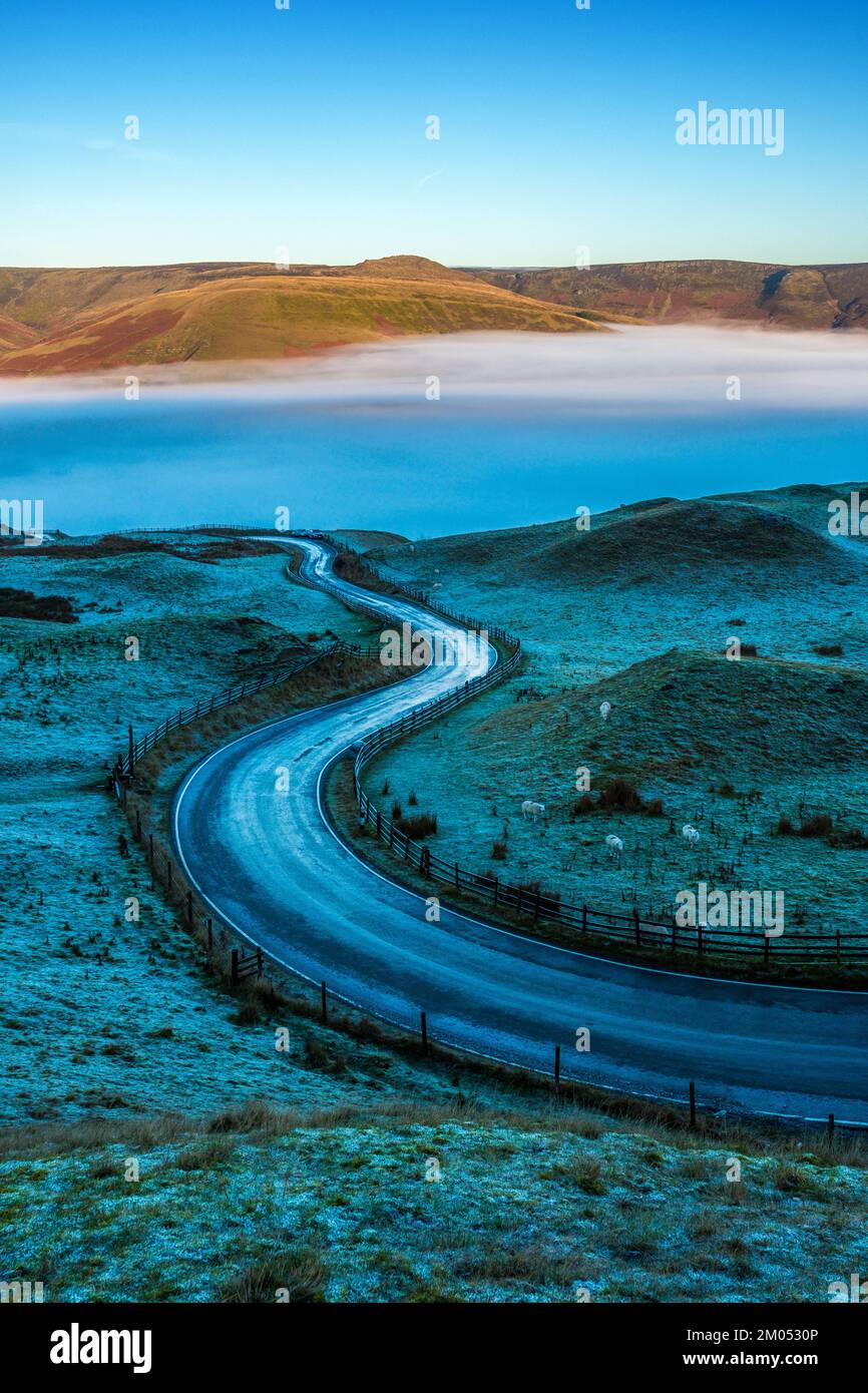 The Mam Nick road into Edale about to drop into valley fog, Peak ...
