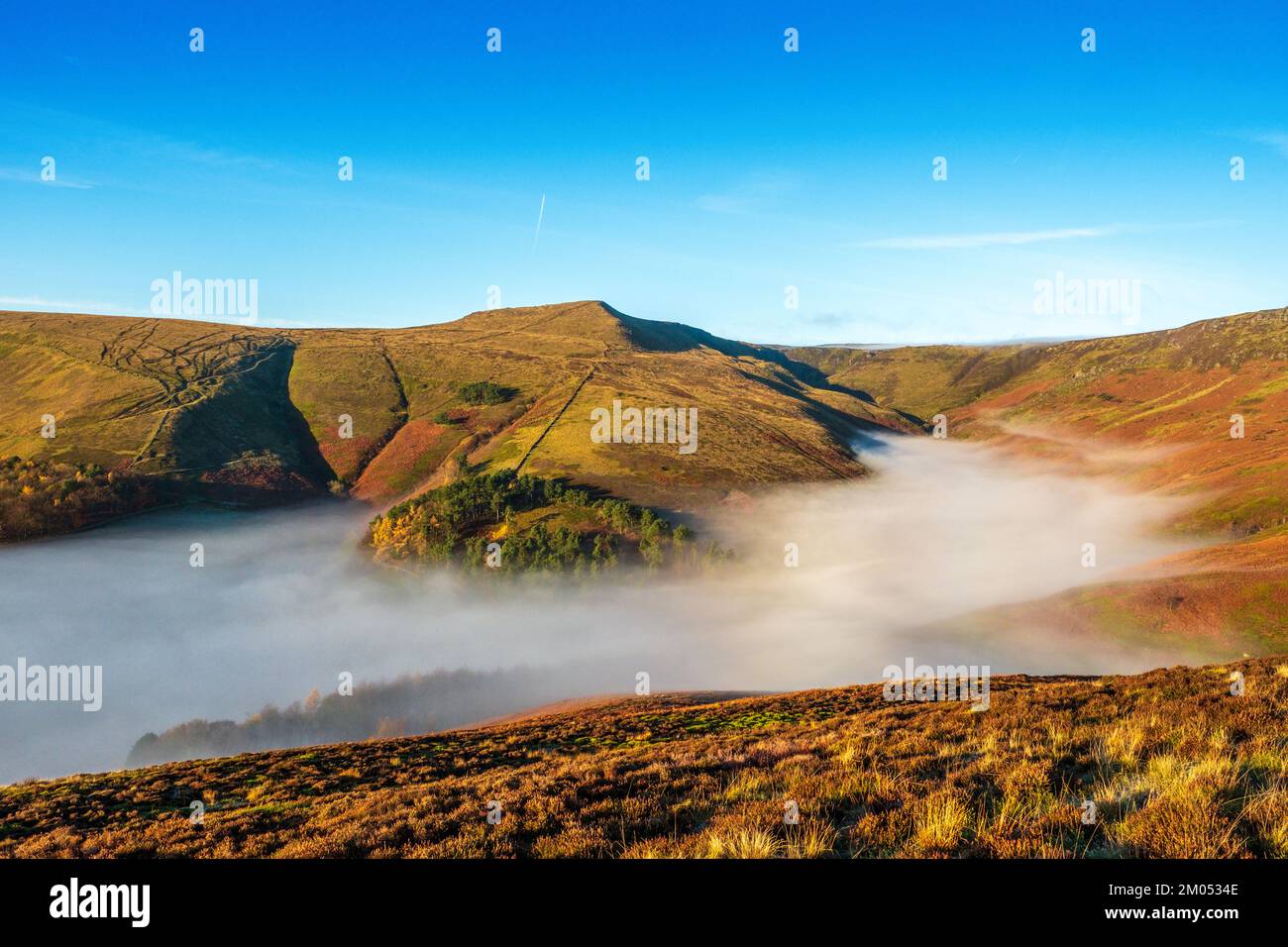 Grindsbrook and Grindslow Knoll on the southern edge of Kinder Scout ...
