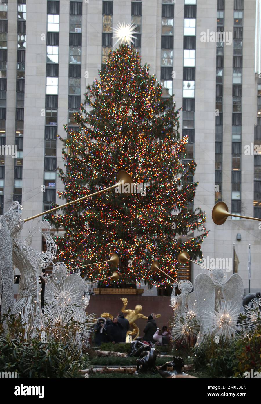 New York, NY, USA. 02nd Dec, 2022. The Rockefeller Center Christmas ...