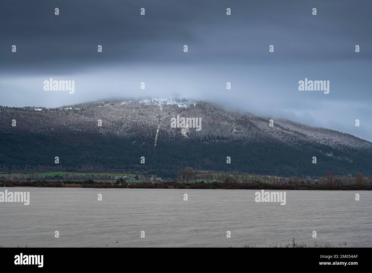 Intermittent lakes hi-res stock photography and images - Alamy