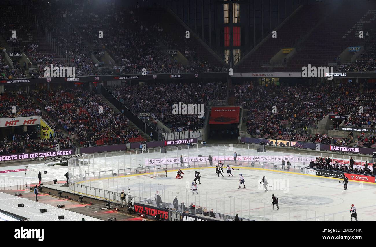 Cologne, Deutschland. 03rd Dec, 2022. firo: 03.12.2022 ice hockey, 1st ...