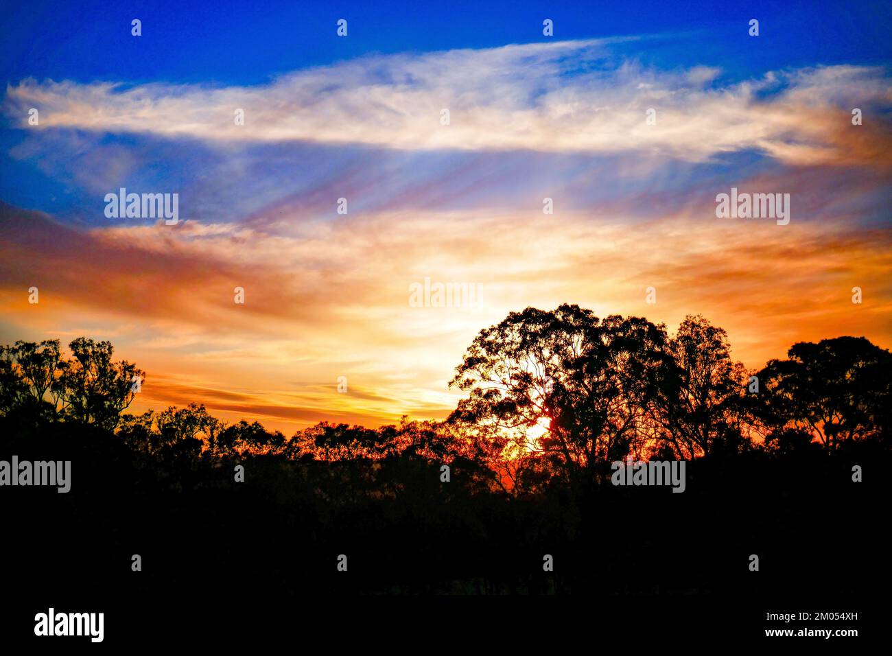 Rural australian sunrise hi-res stock photography and images - Alamy