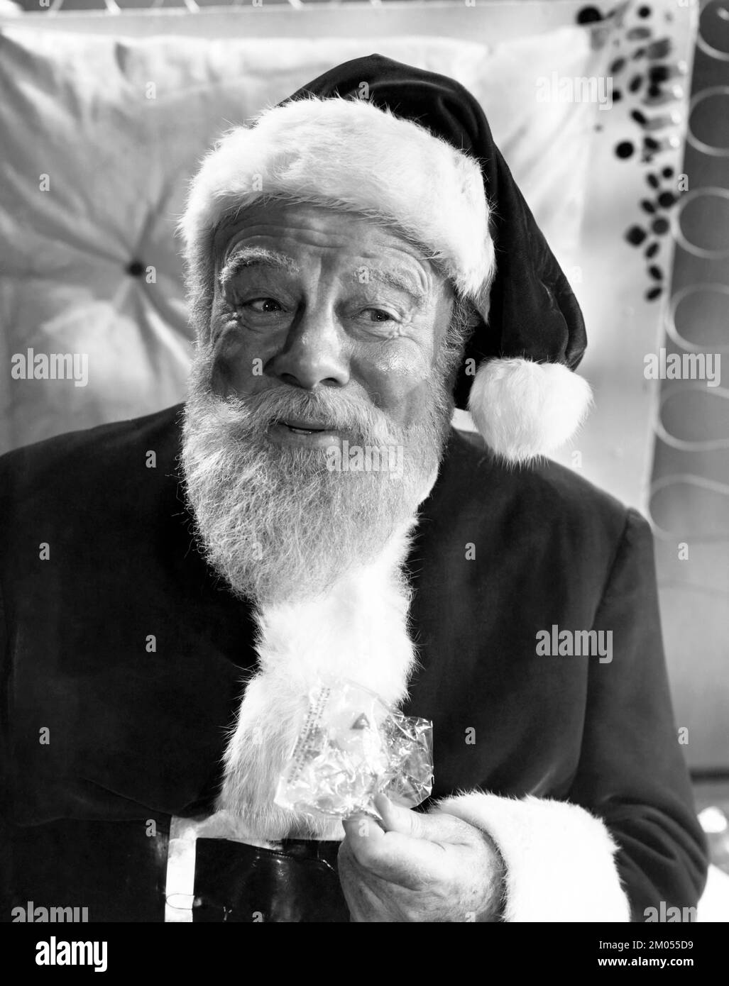 EDMUND GWENN in MIRACLE ON 34TH STREET (1947), directed by GEORGE ...