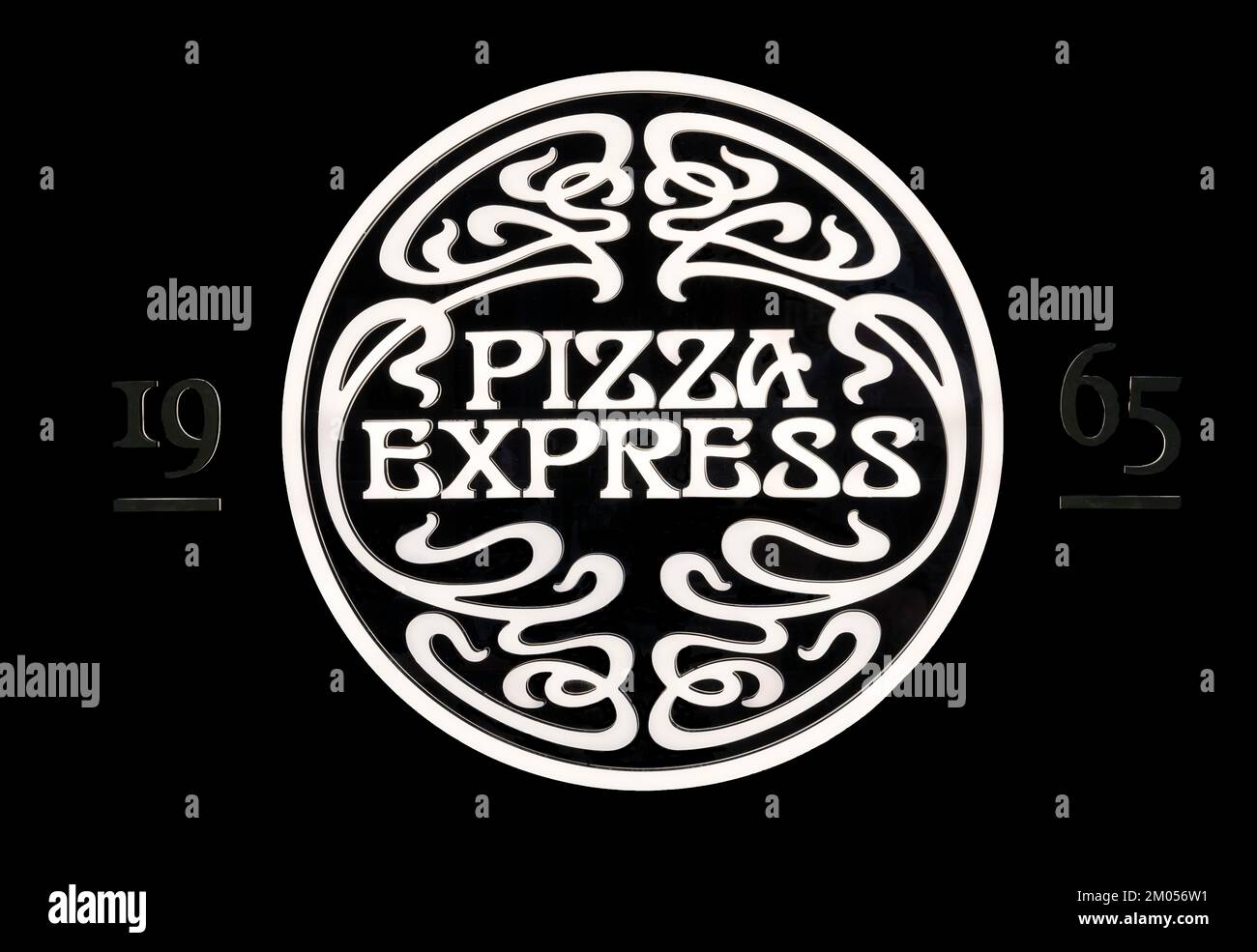 Pizza Express sign, High street Lincoln 2022 Stock Photo - Alamy Pizza Express sign, High street Lincoln 2022 Stock Photo - Alamy