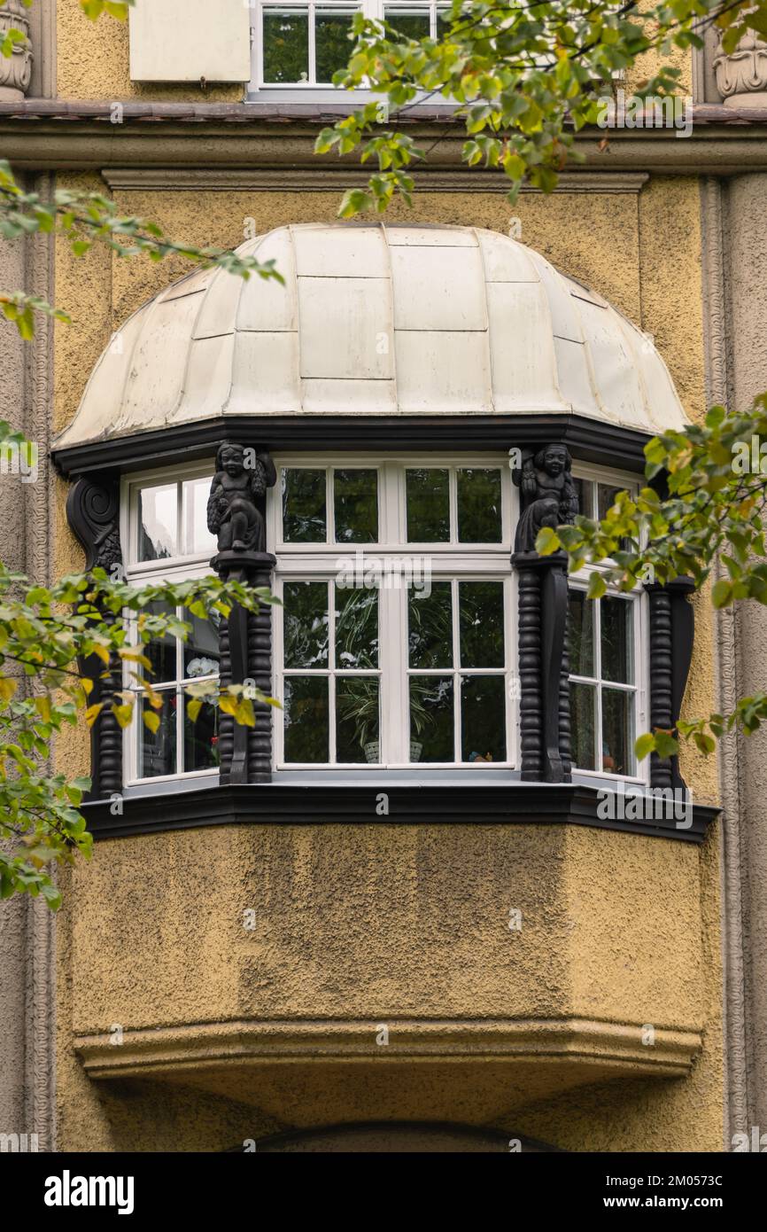 Nice and cosy hi-res stock photography and images - Alamy