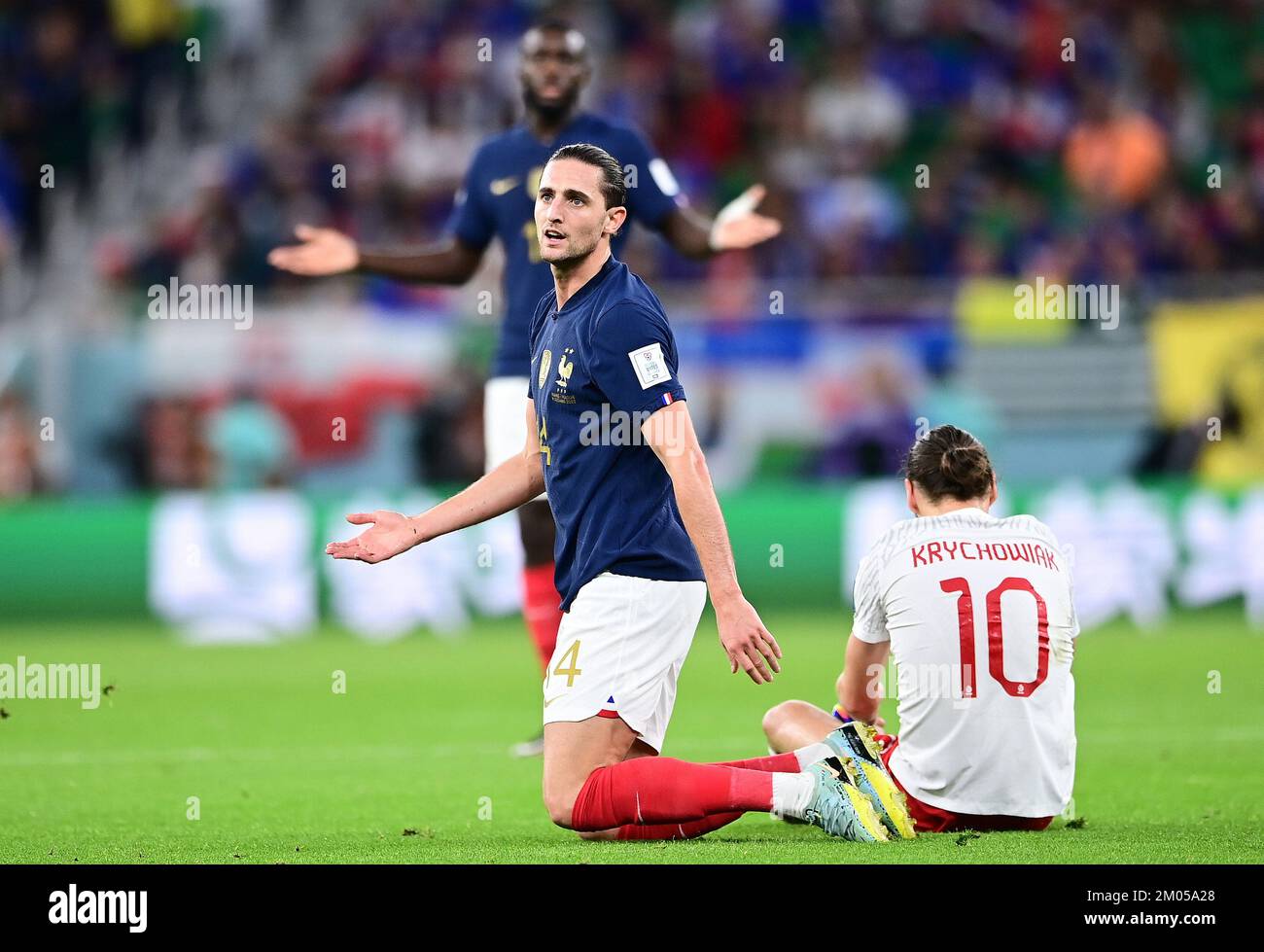 v.l. Adrien Rabiot, Grzegorz Krychowiak (Polen)Doha, 04.12.2022, FIFA ...
