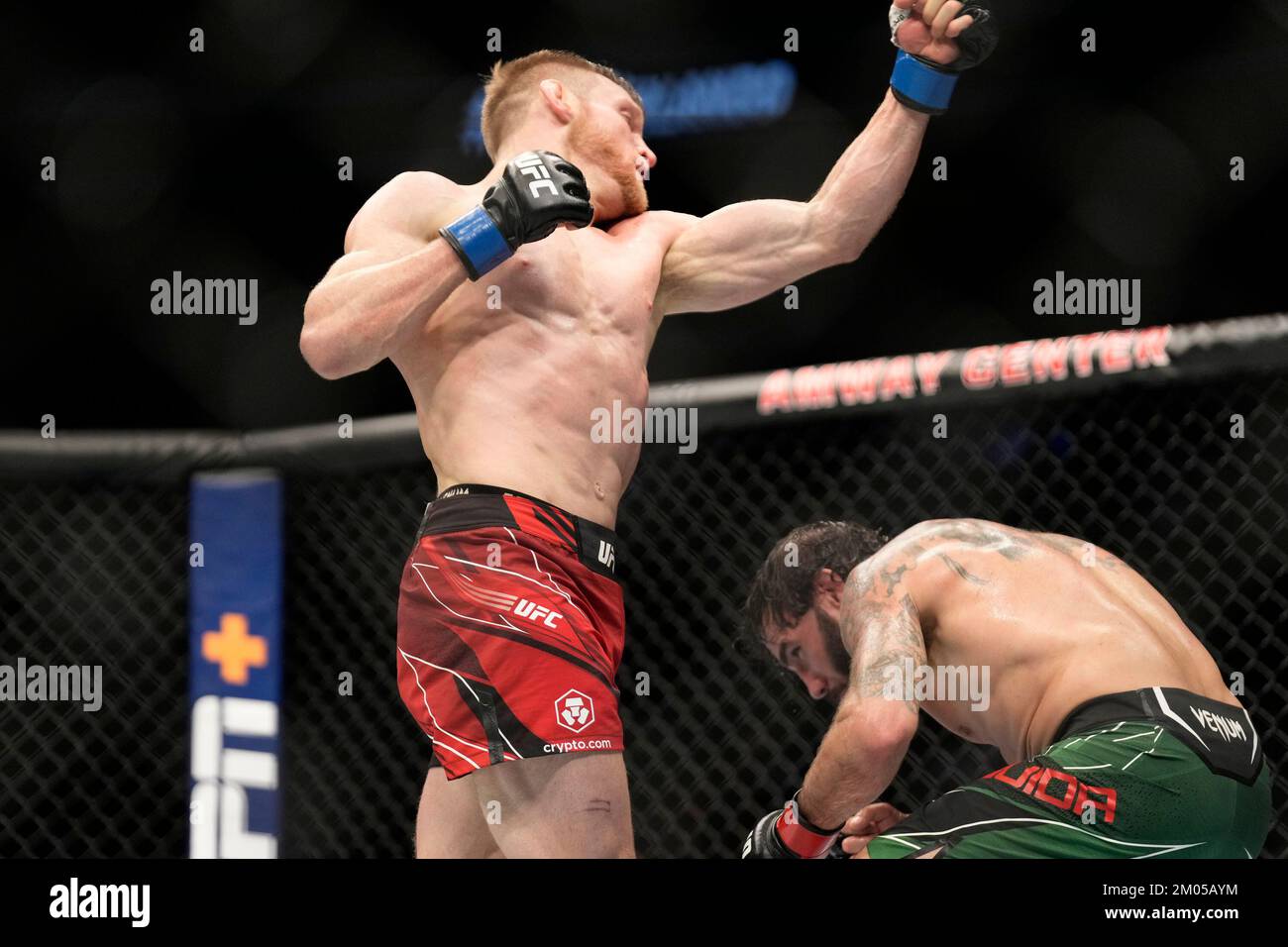 Clay guida l and scott holtzman r hi-res stock photography and images ...