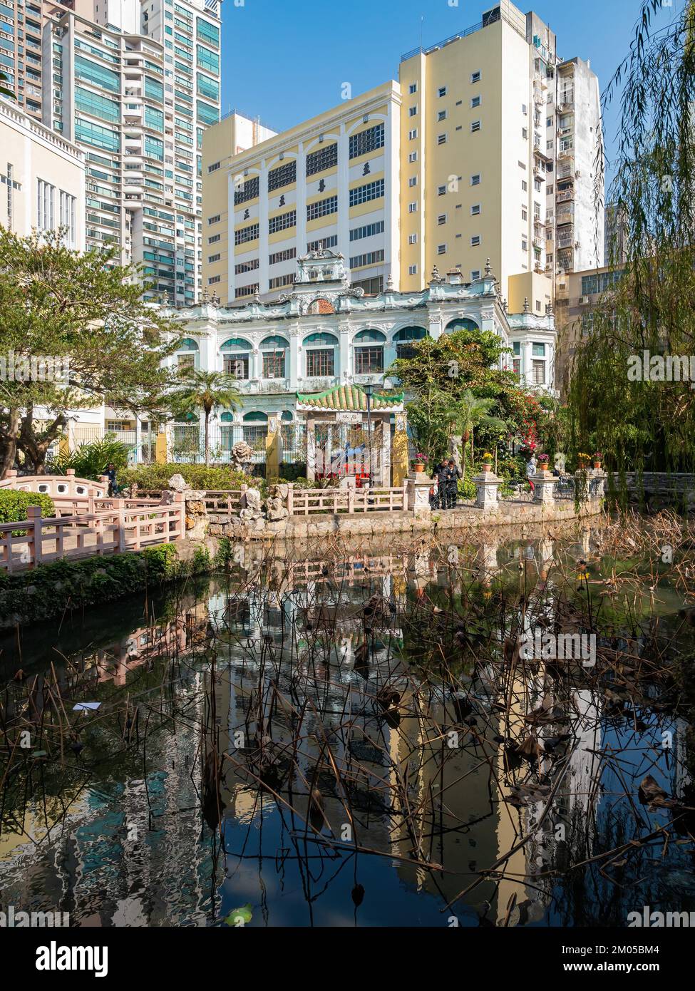 Ioc building hi-res stock photography and images - Alamy