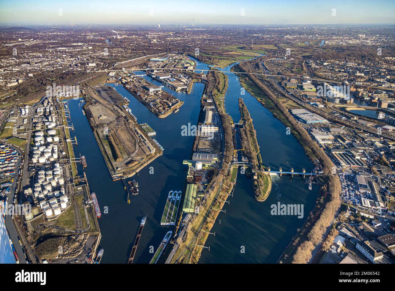 River ruhr with ruhr weir duisburg hi-res stock photography and images ...