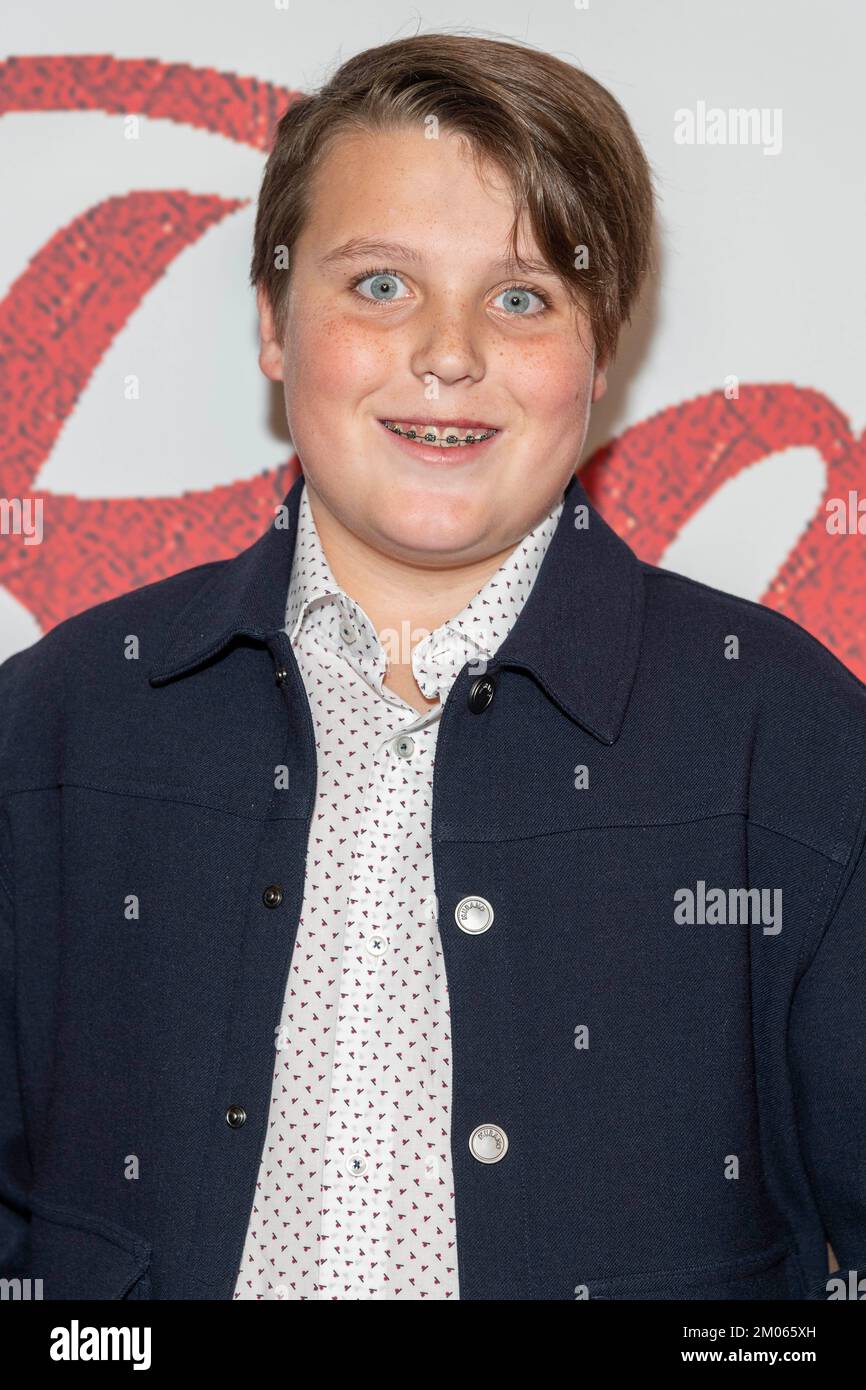 Camp baseball family feature hi-res stock photography and images - Alamy