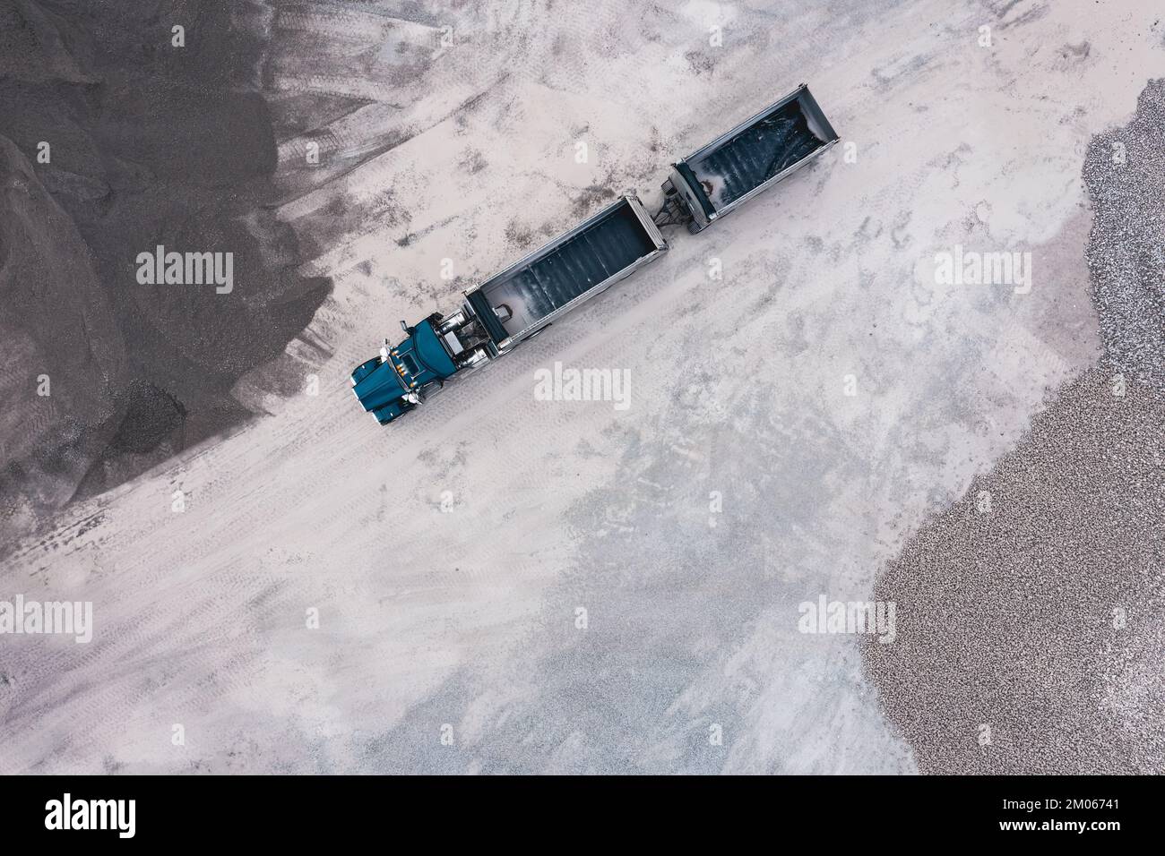 Container of aggregate construction hi-res stock photography and images ...