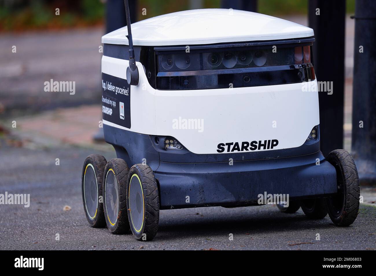 6 wheel robot hi-res stock photography and images - Alamy