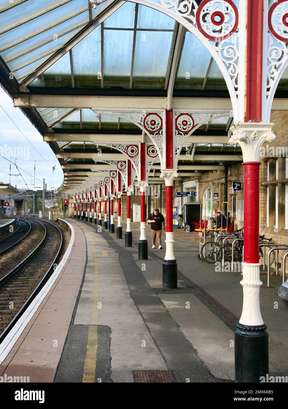 Victorian train station hi-res stock photography and images - Alamy